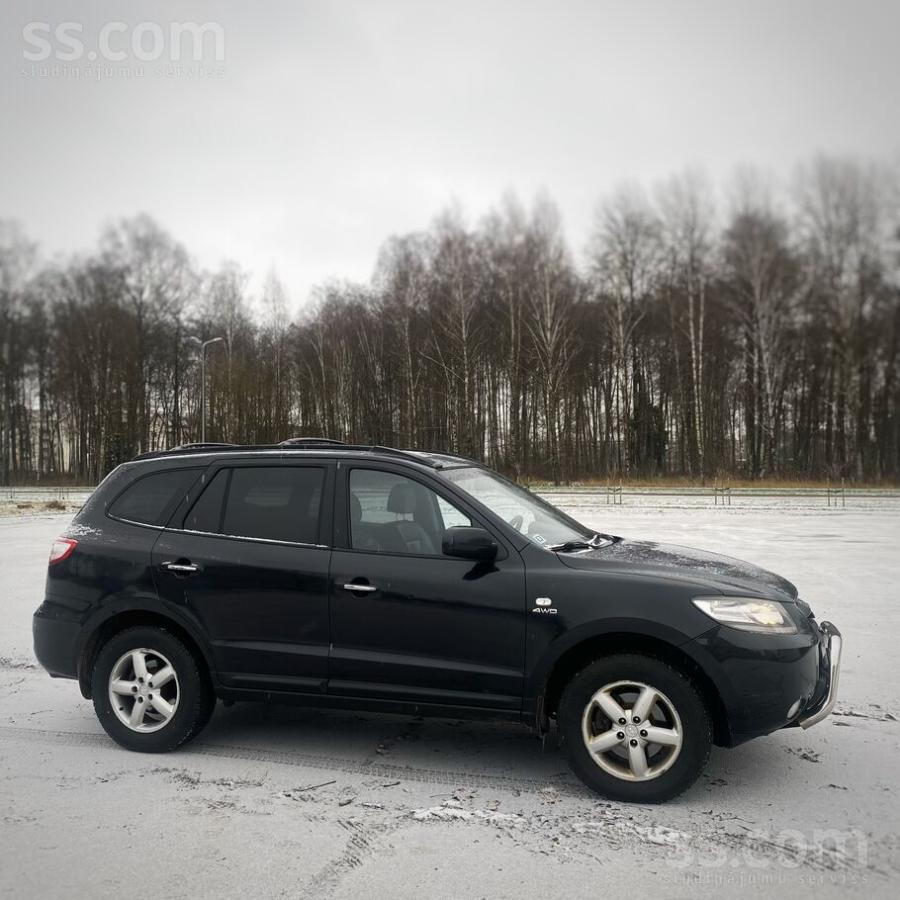 Melns Hyundai Santa Fe 2008 Aizkraukle, ar dzinēja tilpumu 2.20 L un nobraukumu 190 tūkst. km par 3700 €, foto 3 vietnē AUTOMOTO.COM.LV