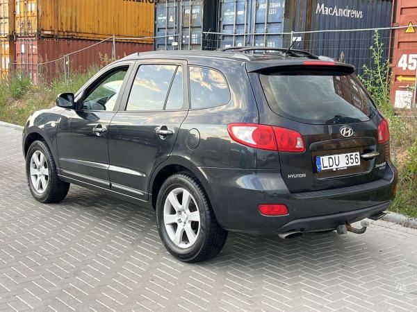 Melns Hyundai Santa Fe 2008 Viļņa, ar dzinēja tilpumu 2.19 L un nobraukumu 272 tūkst. km par 2700 €, foto 3 vietnē AUTOMOTO.COM.LV