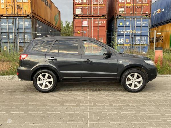 Melns Hyundai Santa Fe 2008 Viļņa, ar dzinēja tilpumu 2.19 L un nobraukumu 272 tūkst. km par 2700 €, foto 5 vietnē AUTOMOTO.COM.LV