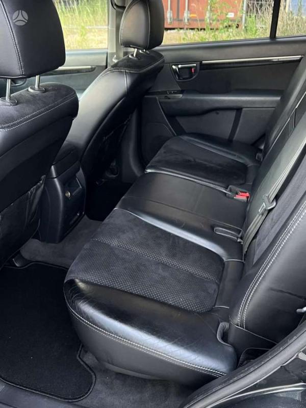 Melns Hyundai Santa Fe 2008 Viļņa, ar dzinēja tilpumu 2.19 L un nobraukumu 272 tūkst. km par 2700 €, foto 9 vietnē AUTOMOTO.COM.LV