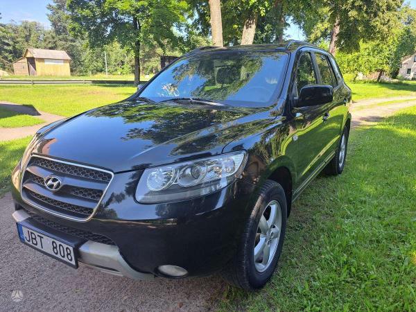 Black Hyundai Santa Fe 2008 in Utena, with an engine capacity of 2.20 L and mileage of 214 thousand km for 4350 €, photo 1 on AUTOMOTO.COM.LV