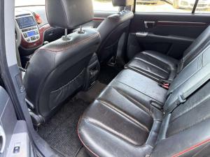 Melns Hyundai Santa Fe 2008 Viļņa, ar dzinēja tilpumu 2.19 L un nobraukumu 280 tūkst. km par 1950 €, foto 12 vietnē AUTOMOTO.COM.LV
