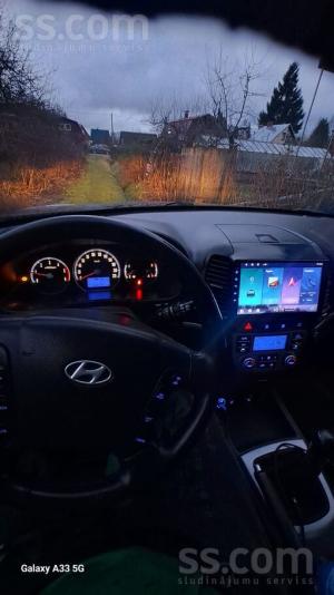 Black Hyundai Santa Fe 2008 in Riga, with an engine capacity of 2.20 L and mileage of 270 thousand km for 2000 €, photo 6 on AUTOMOTO.COM.LV