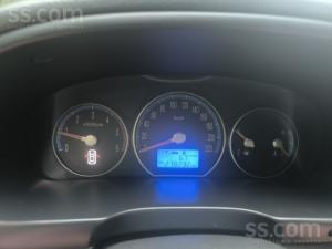 Black Hyundai Santa Fe 2008 in Riga, with an engine capacity of 2.20 L and mileage of 270 thousand km for 2000 €, photo 11 on AUTOMOTO.COM.LV