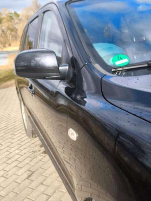 Black Hyundai Santa Fe 2008 in Vilnius, with an engine capacity of 2.19 L and mileage of 165 thousand km for 4090 €, photo 4 on AUTOMOTO.COM.LV