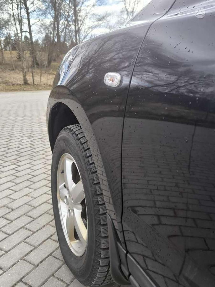 Black Hyundai Santa Fe 2008 in Vilnius, with an engine capacity of 2.19 L and mileage of 165 thousand km for 4090 €, photo 6 on AUTOMOTO.COM.LV