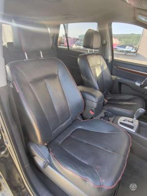 Black Hyundai Santa Fe 2008 in Vilnius, with an engine capacity of 2.19 L and mileage of 165 thousand km for 4090 €, photo 8 on AUTOMOTO.COM.LV