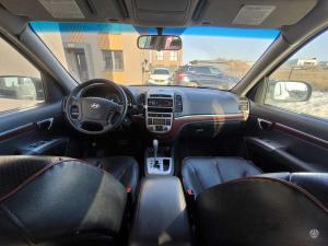 Black Hyundai Santa Fe 2008 in Vilnius, with an engine capacity of 2.19 L and mileage of 165 thousand km for 4090 €, photo 12 on AUTOMOTO.COM.LV
