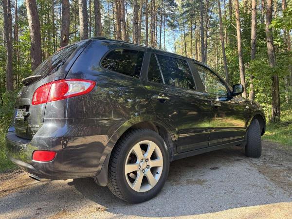 Melns Hyundai Santa Fe 2008 Viļņa, ar dzinēja tilpumu 2.19 L un nobraukumu 242 tūkst. km par 4100 €, foto 4 vietnē AUTOMOTO.COM.LV