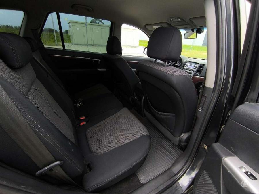 Melns Hyundai Santa Fe 2008 Marijampole, ar dzinēja tilpumu 1.99 L un nobraukumu 326 tūkst. km par 3050 €, foto 14 vietnē AUTOMOTO.COM.LV