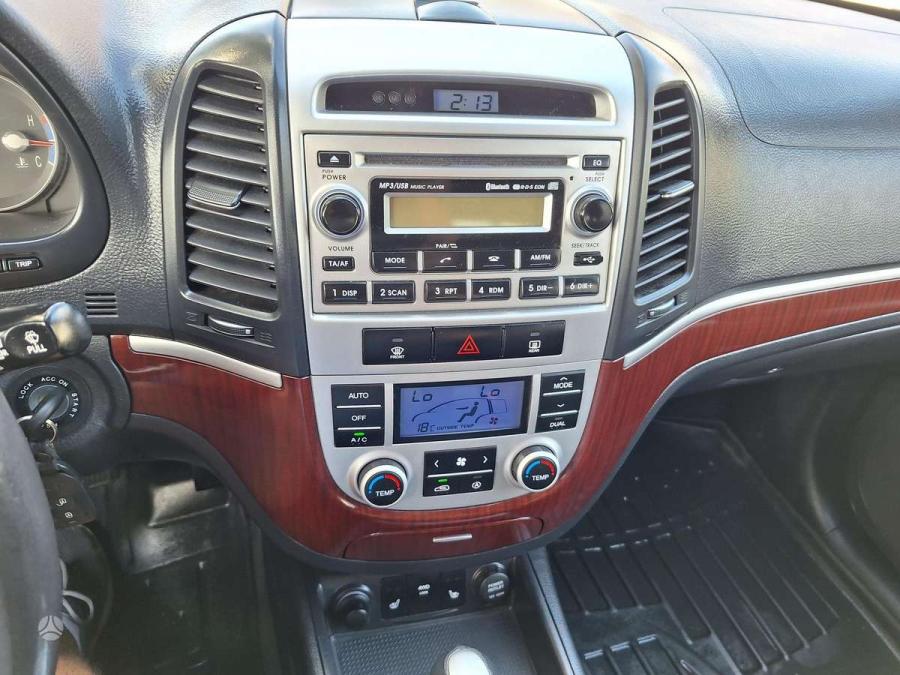 Melns Hyundai Santa Fe 2008 Kelmė, ar dzinēja tilpumu 2.20 L un nobraukumu 230 tūkst. km par 3700 €, foto 10 vietnē AUTOMOTO.COM.LV