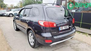Black Hyundai Santa Fe 2008 in Riga, with an engine capacity of 2.20 L and mileage of 296 thousand km for 3600 €, photo 5 on AUTOMOTO.COM.LV