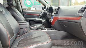 Black Hyundai Santa Fe 2008 in Riga, with an engine capacity of 2.20 L and mileage of 296 thousand km for 3600 €, photo 9 on AUTOMOTO.COM.LV