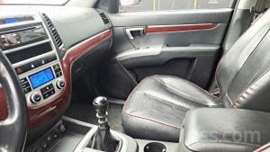 Black Hyundai Santa Fe 2008 in Riga, with an engine capacity of 2.20 L and mileage of 296 thousand km for 3600 €, photo 16 on AUTOMOTO.COM.LV