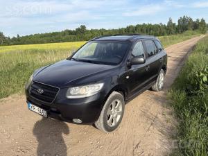 Black Hyundai Santa Fe 2009 in Jelgava, with an engine capacity of 2.20 L and mileage of 450 thousand km for 3300 €, photo  on AUTOMOTO.COM.LV
