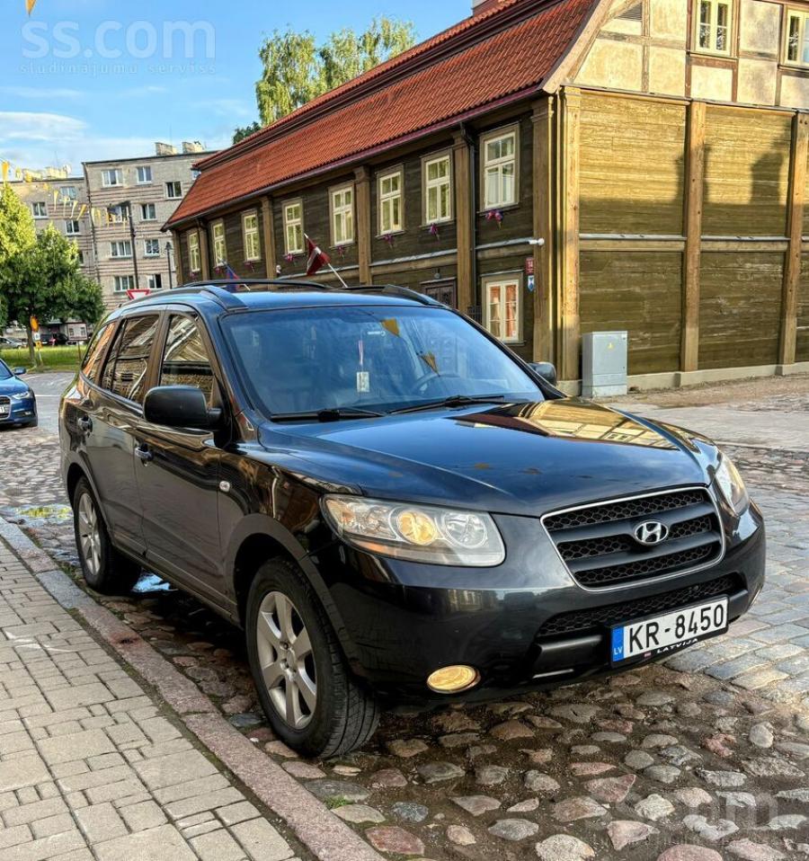 Melns Hyundai Santa Fe 2009 Jelgava, ar dzinēja tilpumu 2.20 L un nobraukumu 450 tūkst. km par 3850 €, foto 1 vietnē AUTOMOTO.COM.LV