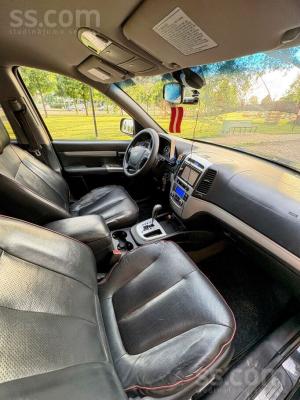 Melns Hyundai Santa Fe 2009 Jelgava, ar dzinēja tilpumu 2.20 L un nobraukumu 450 tūkst. km par 3850 €, foto 8 vietnē AUTOMOTO.COM.LV