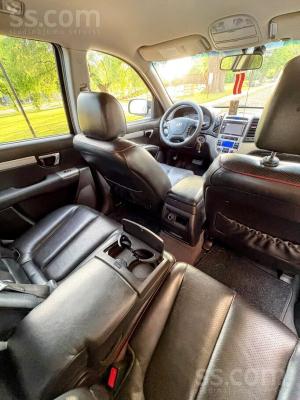Melns Hyundai Santa Fe 2009 Jelgava, ar dzinēja tilpumu 2.20 L un nobraukumu 450 tūkst. km par 3850 €, foto 11 vietnē AUTOMOTO.COM.LV