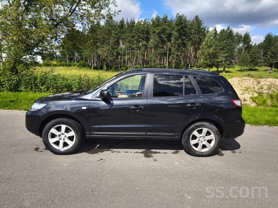 Melns Hyundai Santa Fe 2009 Daugavpils, ar dzinēja tilpumu 2.20 L un nobraukumu 230 tūkst. km par 5800 €, foto 1 vietnē AUTOMOTO.COM.LV
