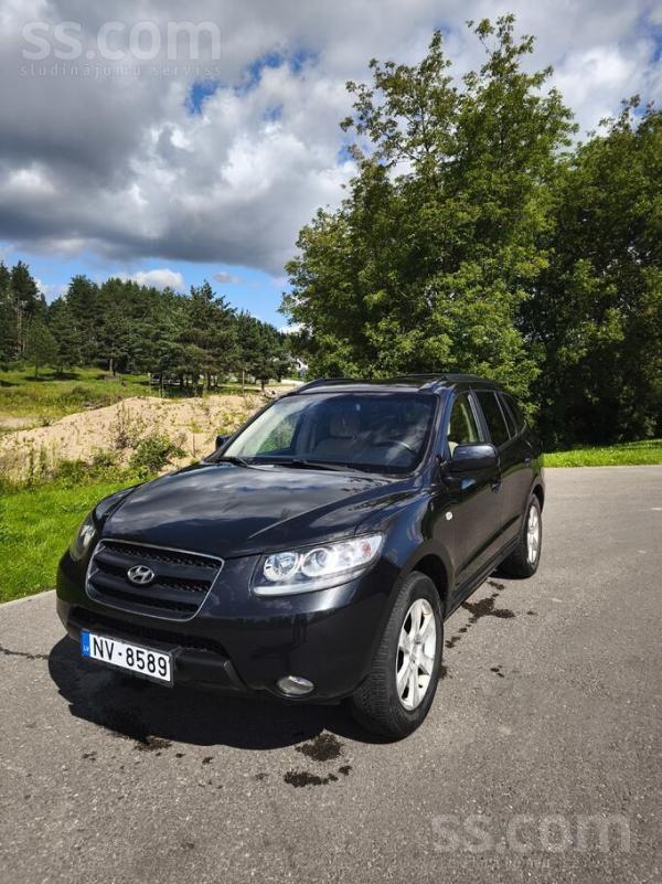 Melns Hyundai Santa Fe 2009 Daugavpils, ar dzinēja tilpumu 2.20 L un nobraukumu 230 tūkst. km par 5800 €, foto 3 vietnē AUTOMOTO.COM.LV