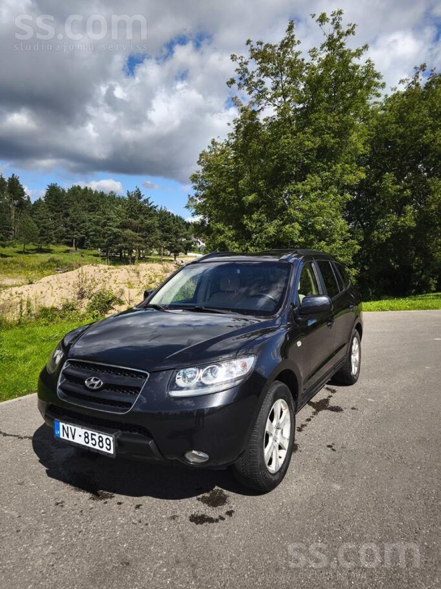 Melns Hyundai Santa Fe 2009 Daugavpils, ar dzinēja tilpumu 2.20 L un nobraukumu 230 tūkst. km par 5800 €, foto 4 vietnē AUTOMOTO.COM.LV