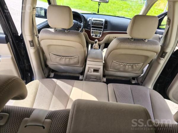 Melns Hyundai Santa Fe 2009 Daugavpils, ar dzinēja tilpumu 2.20 L un nobraukumu 230 tūkst. km par 5800 €, foto 7 vietnē AUTOMOTO.COM.LV