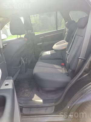 Melns Hyundai Santa Fe 2009 Rīga, ar dzinēja tilpumu 2.20 L un nobraukumu 258 tūkst. km par 4850 €, foto 6 vietnē AUTOMOTO.COM.LV