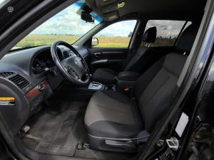 Black Hyundai Santa Fe 2009 in Marijampole, with an engine capacity of 2.19 L and mileage of 310 thousand km for 3900 €, photo 15 on AUTOMOTO.COM.LV