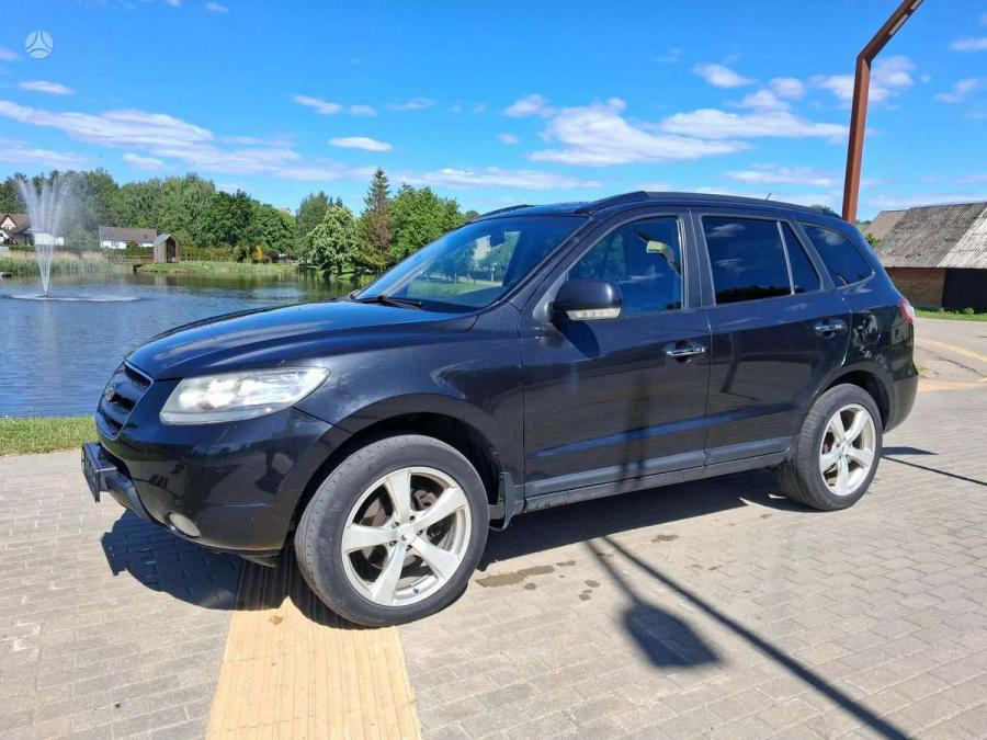 Melns Hyundai Santa Fe 2009 Raseiniai, ar dzinēja tilpumu 2.19 L un nobraukumu 345 tūkst. km par 2400 €, foto 5 vietnē AUTOMOTO.COM.LV