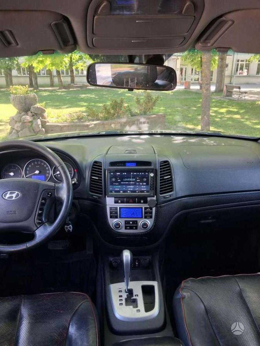 Melns Hyundai Santa Fe 2009 Raseiniai, ar dzinēja tilpumu 2.19 L un nobraukumu 345 tūkst. km par 2400 €, foto 24 vietnē AUTOMOTO.COM.LV