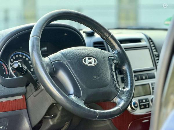 Хендай Санта Фе 2009 в Вильнюс на AUTOMOTO.COM.LV Черный Хендай Санта Фе 2009 в Вильнюс, объемом двигателя 2.19 л и пробегом 297 тыс. км за 2750 €, фото 11 на AUTOMOTO.COM.LV