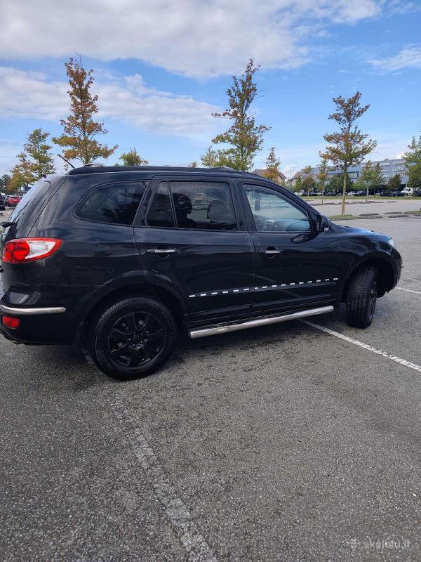Melns Hyundai Santa Fe 2009 Klaipėda, ar dzinēja tilpumu 2.20 L un nobraukumu 263 tūkst. km par 4600 €, foto 5 vietnē AUTOMOTO.COM.LV