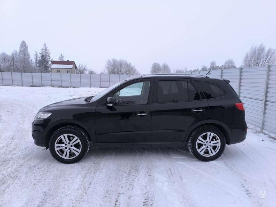Melns Hyundai Santa Fe 2010 Marijampole, ar dzinēja tilpumu 2.20 L un nobraukumu 245 tūkst. km par 5350 €, foto 2 vietnē AUTOMOTO.COM.LV