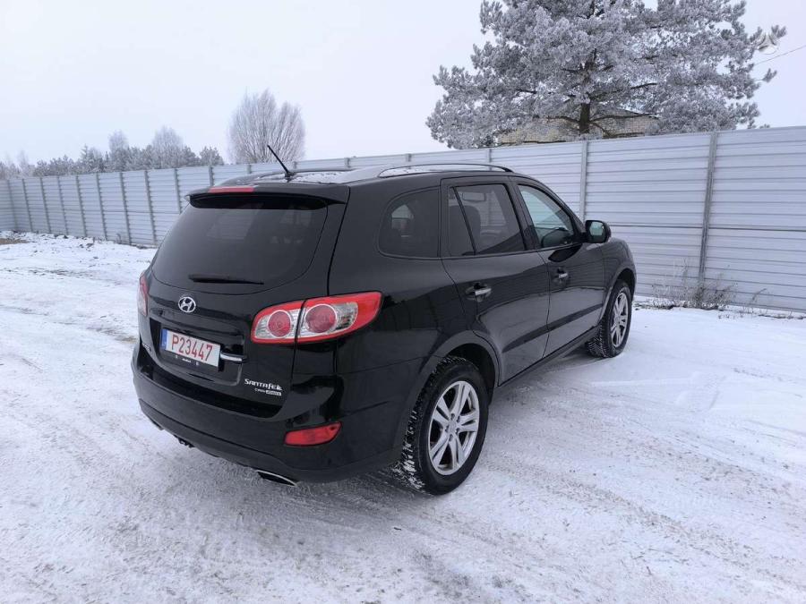 Melns Hyundai Santa Fe 2010 Marijampole, ar dzinēja tilpumu 2.20 L un nobraukumu 245 tūkst. km par 5350 €, foto 5 vietnē AUTOMOTO.COM.LV