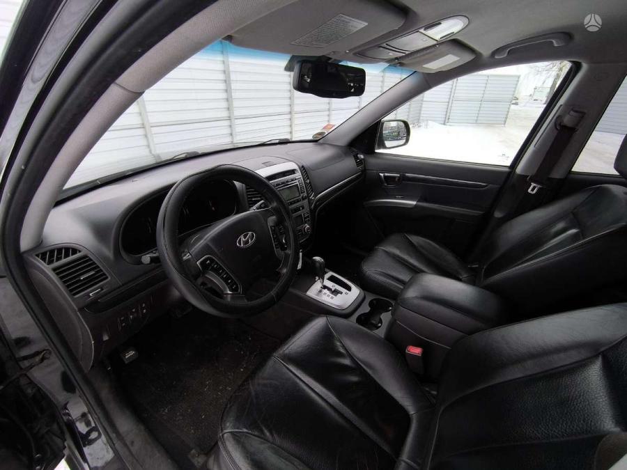 Melns Hyundai Santa Fe 2010 Marijampole, ar dzinēja tilpumu 2.20 L un nobraukumu 245 tūkst. km par 5350 €, foto 10 vietnē AUTOMOTO.COM.LV