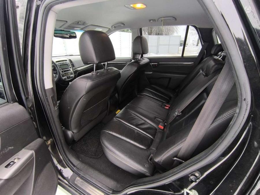 Melns Hyundai Santa Fe 2010 Marijampole, ar dzinēja tilpumu 2.20 L un nobraukumu 245 tūkst. km par 5350 €, foto 11 vietnē AUTOMOTO.COM.LV
