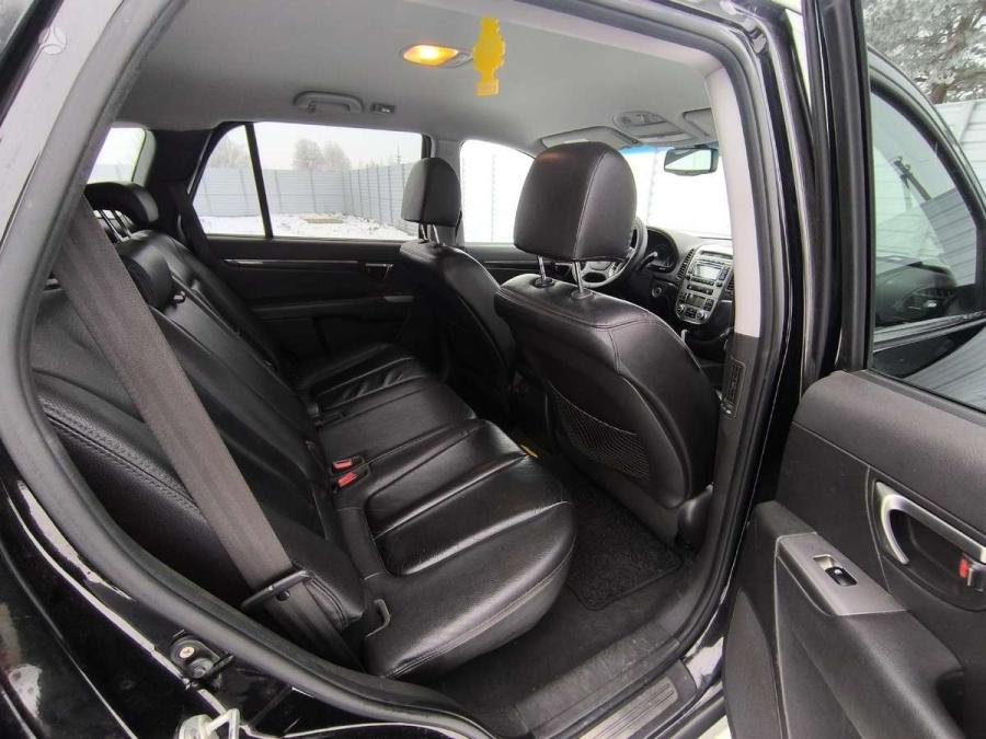 Melns Hyundai Santa Fe 2010 Marijampole, ar dzinēja tilpumu 2.20 L un nobraukumu 245 tūkst. km par 5350 €, foto 12 vietnē AUTOMOTO.COM.LV