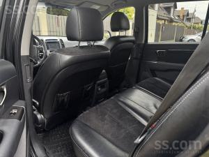 Melns Hyundai Santa Fe 2010 Rīga, ar dzinēja tilpumu 2.20 L un nobraukumu 333 tūkst. km par 3900 €, foto 7 vietnē AUTOMOTO.COM.LV