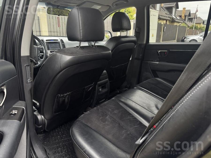 Melns Hyundai Santa Fe 2010 Rīga, ar dzinēja tilpumu 2.20 L un nobraukumu 333 tūkst. km par 3900 €, foto 7 vietnē AUTOMOTO.COM.LV