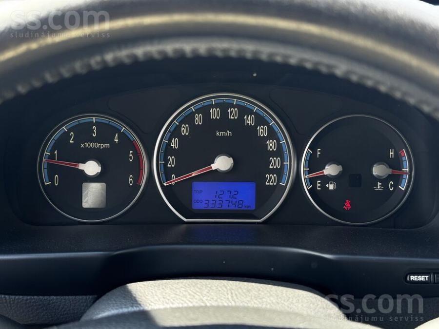 Melns Hyundai Santa Fe 2010 Rīga, ar dzinēja tilpumu 2.20 L un nobraukumu 333 tūkst. km par 3900 €, foto 11 vietnē AUTOMOTO.COM.LV