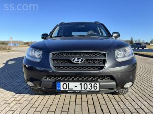 Black Hyundai Santa Fe 2010 in Talsi, with an engine capacity of 2.20 L and mileage of 207 thousand km for 5500 €, photo  on AUTOMOTO.COM.LV