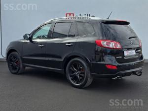 Melns Hyundai Santa Fe 2010 Rīga, ar dzinēja tilpumu 2.20 L un nobraukumu 217 tūkst. km par 6900 €, foto 5 vietnē AUTOMOTO.COM.LV