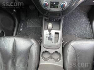 Melns Hyundai Santa Fe 2010 Rīga, ar dzinēja tilpumu 2.20 L un nobraukumu 217 tūkst. km par 6900 €, foto 11 vietnē AUTOMOTO.COM.LV
