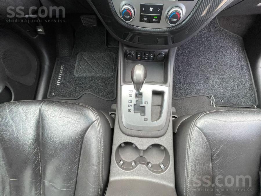 Melns Hyundai Santa Fe 2010 Rīga, ar dzinēja tilpumu 2.20 L un nobraukumu 217 tūkst. km par 6900 €, foto 11 vietnē AUTOMOTO.COM.LV