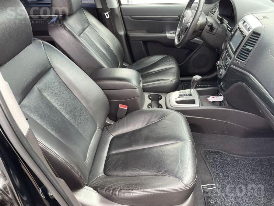 Melns Hyundai Santa Fe 2010 Rīga, ar dzinēja tilpumu 2.20 L un nobraukumu 217 tūkst. km par 6900 €, foto 16 vietnē AUTOMOTO.COM.LV
