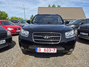 Melns Hyundai Santa Fe 2010 Daugavpils, ar dzinēja tilpumu 2.20 L un nobraukumu 0 tūkst. km par 4950 €, foto 3 vietnē AUTOMOTO.COM.LV