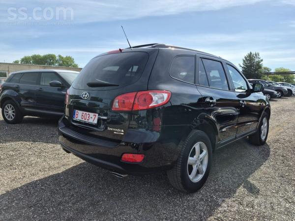 Melns Hyundai Santa Fe 2010 Daugavpils, ar dzinēja tilpumu 2.20 L un nobraukumu 0 tūkst. km par 4950 €, foto 6 vietnē AUTOMOTO.COM.LV