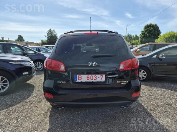 Melns Hyundai Santa Fe 2010 Daugavpils, ar dzinēja tilpumu 2.20 L un nobraukumu 0 tūkst. km par 4950 €, foto 7 vietnē AUTOMOTO.COM.LV