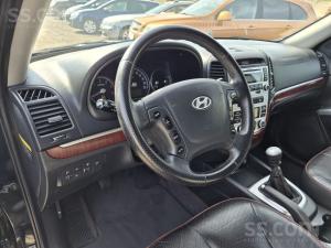 Melns Hyundai Santa Fe 2010 Daugavpils, ar dzinēja tilpumu 2.20 L un nobraukumu 0 tūkst. km par 4950 €, foto 11 vietnē AUTOMOTO.COM.LV