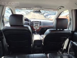 Melns Hyundai Santa Fe 2010 Daugavpils, ar dzinēja tilpumu 2.20 L un nobraukumu 0 tūkst. km par 4950 €, foto 16 vietnē AUTOMOTO.COM.LV